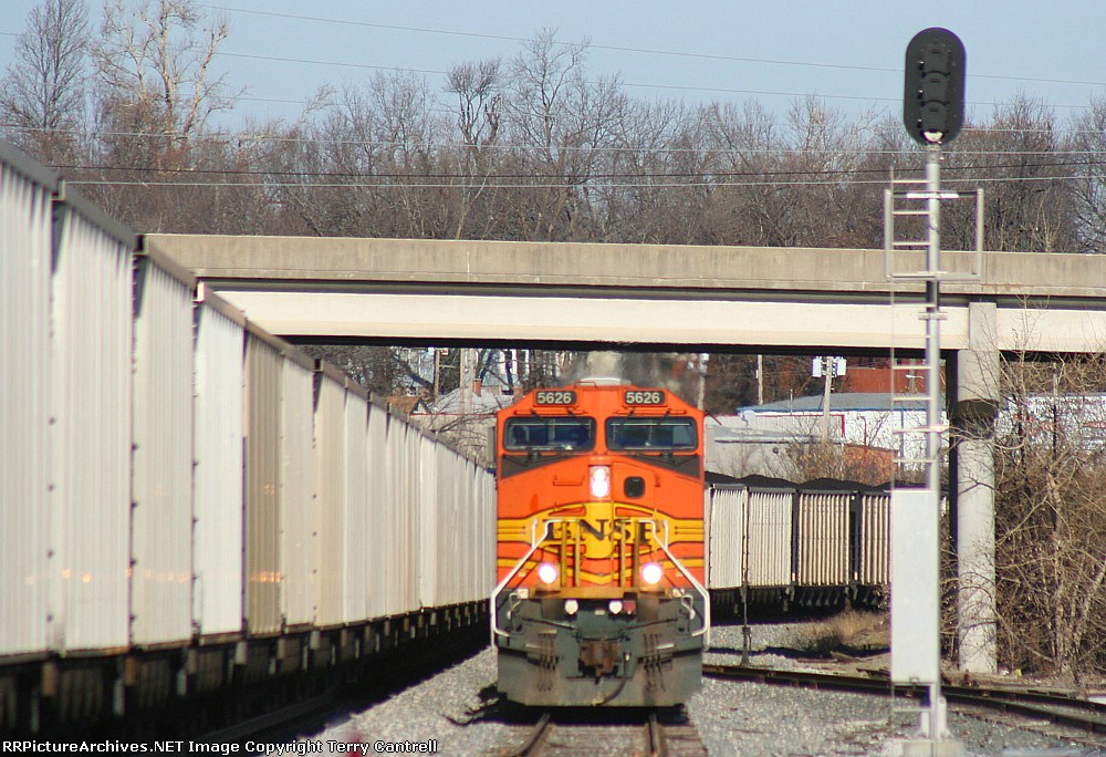 BNSF 5626